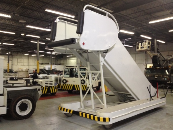 Global GSE - Aircraft Passenger Boarding Stairs for sale