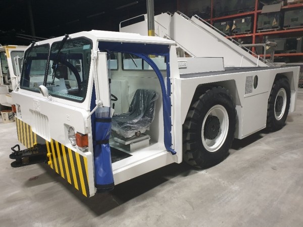 Global GSE - Simmons-Rand Paymover T400, Aircraft tug/ pushback tractor.