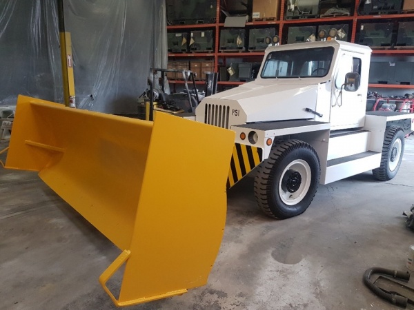 Global GSE - PSI MB-4 Aircraft Tug/ Snow Plow Truck